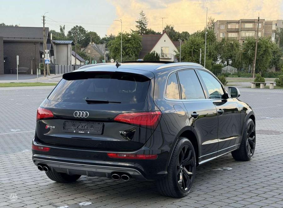 Black Audi SQ5 2015 in Raseiniai, with an engine capacity of 2.97 L and mileage of 210 thousand km for 15250 €, photo 11 on AUTOMOTO.COM.LV