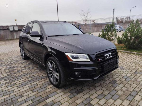 Black Audi SQ5 2016 in Siauliai, with an engine capacity of 3.00 L and mileage of 284 thousand km for 13000 €, photo 1 on AUTOMOTO.COM.LV