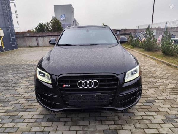 Black Audi SQ5 2016 in Siauliai, with an engine capacity of 3.00 L and mileage of 284 thousand km for 13000 €, photo 3 on AUTOMOTO.COM.LV
