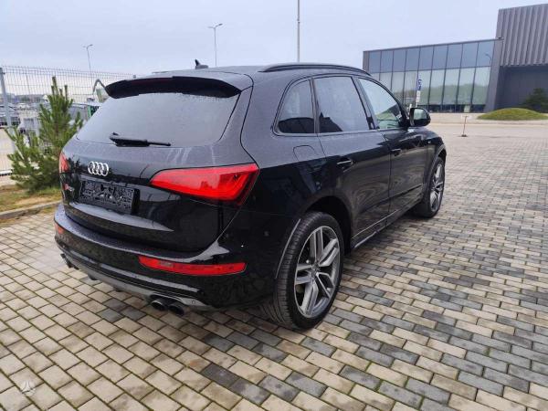Black Audi SQ5 2016 in Siauliai, with an engine capacity of 3.00 L and mileage of 284 thousand km for 13000 €, photo 4 on AUTOMOTO.COM.LV