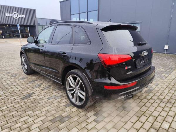 Black Audi SQ5 2016 in Siauliai, with an engine capacity of 3.00 L and mileage of 284 thousand km for 13000 €, photo 5 on AUTOMOTO.COM.LV