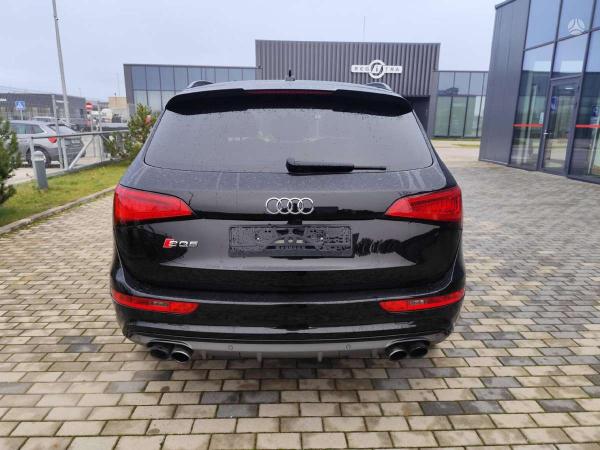 Black Audi SQ5 2016 in Siauliai, with an engine capacity of 3.00 L and mileage of 284 thousand km for 13000 €, photo 6 on AUTOMOTO.COM.LV