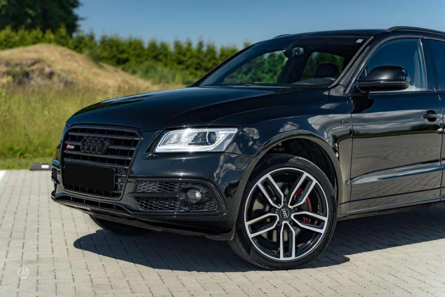Black Audi SQ5 2016 in Klaipeda, with an engine capacity of 3.00 L and mileage of 229 thousand km for 14500 €, photo 3 on AUTOMOTO.COM.LV