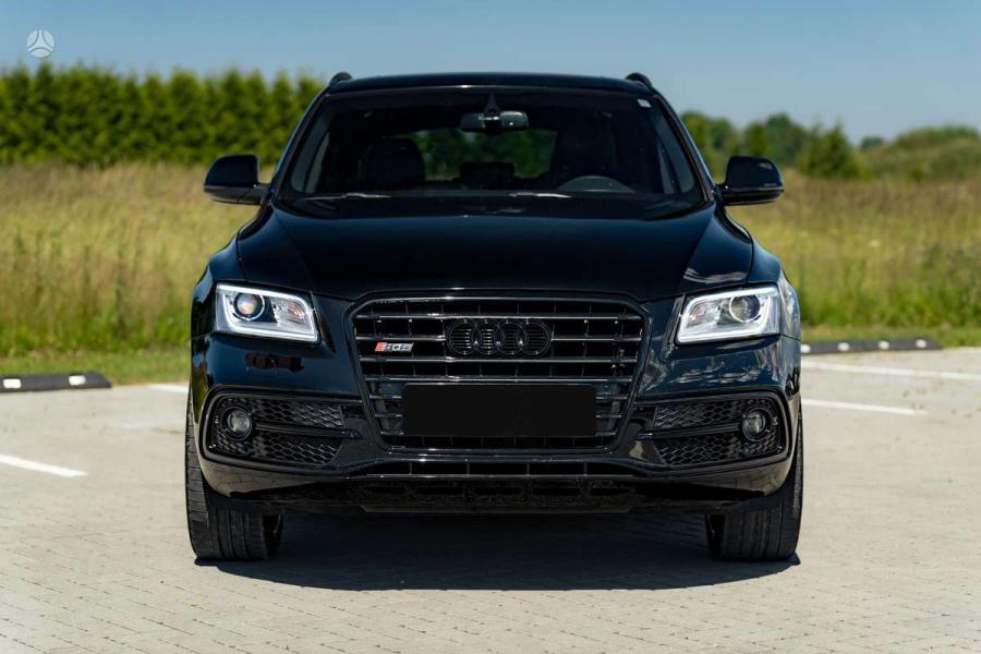 Black Audi SQ5 2016 in Klaipeda, with an engine capacity of 3.00 L and mileage of 229 thousand km for 14500 €, photo 4 on AUTOMOTO.COM.LV