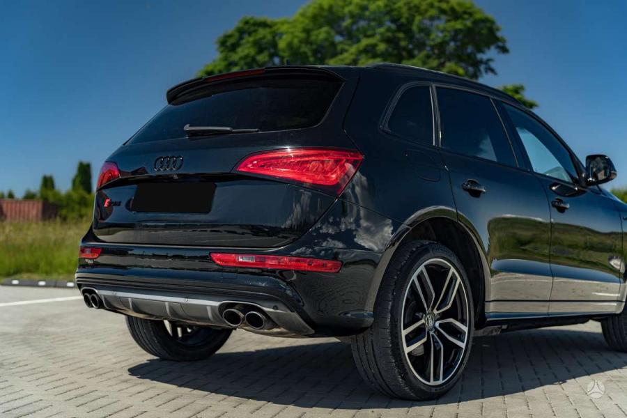 Black Audi SQ5 2016 in Klaipeda, with an engine capacity of 3.00 L and mileage of 229 thousand km for 14500 €, photo 14 on AUTOMOTO.COM.LV