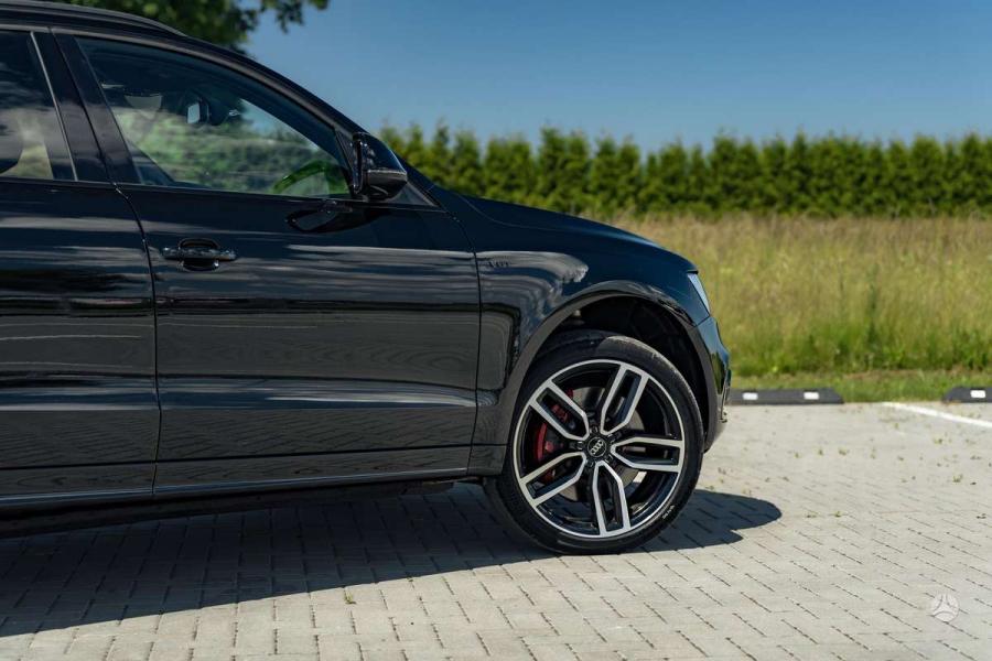 Black Audi SQ5 2016 in Klaipeda, with an engine capacity of 3.00 L and mileage of 229 thousand km for 14500 €, photo 16 on AUTOMOTO.COM.LV
