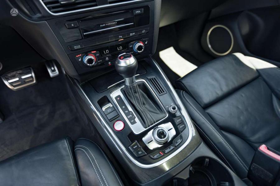 Black Audi SQ5 2016 in Klaipeda, with an engine capacity of 3.00 L and mileage of 229 thousand km for 14500 €, photo 27 on AUTOMOTO.COM.LV
