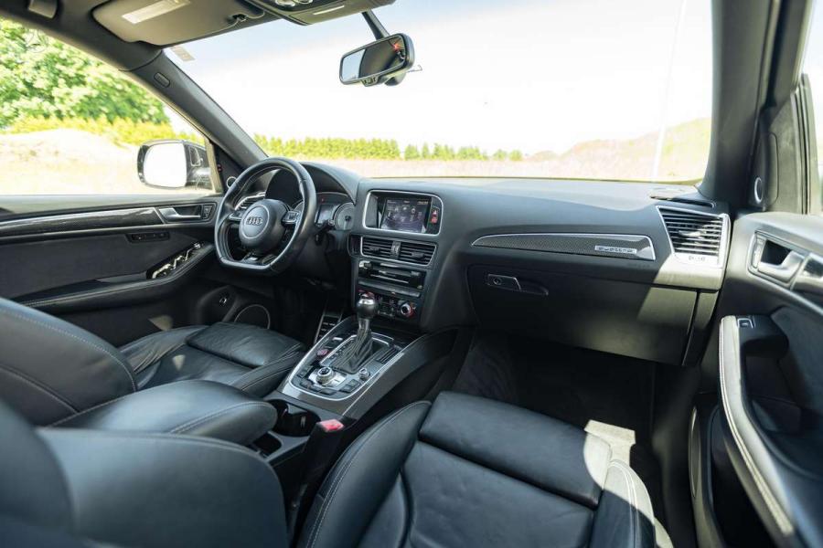 Black Audi SQ5 2016 in Klaipeda, with an engine capacity of 3.00 L and mileage of 229 thousand km for 14500 €, photo 30 on AUTOMOTO.COM.LV