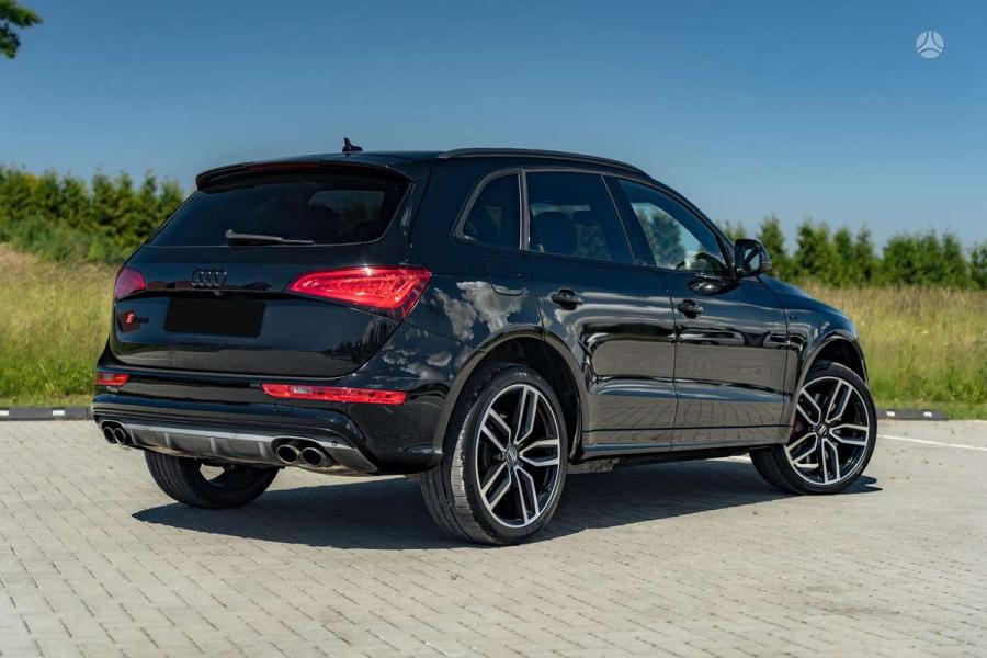 Black Audi SQ5 2016 in Klaipeda, with an engine capacity of 3.00 L and mileage of 229 thousand km for 14499 €, photo 15 on AUTOMOTO.COM.LV