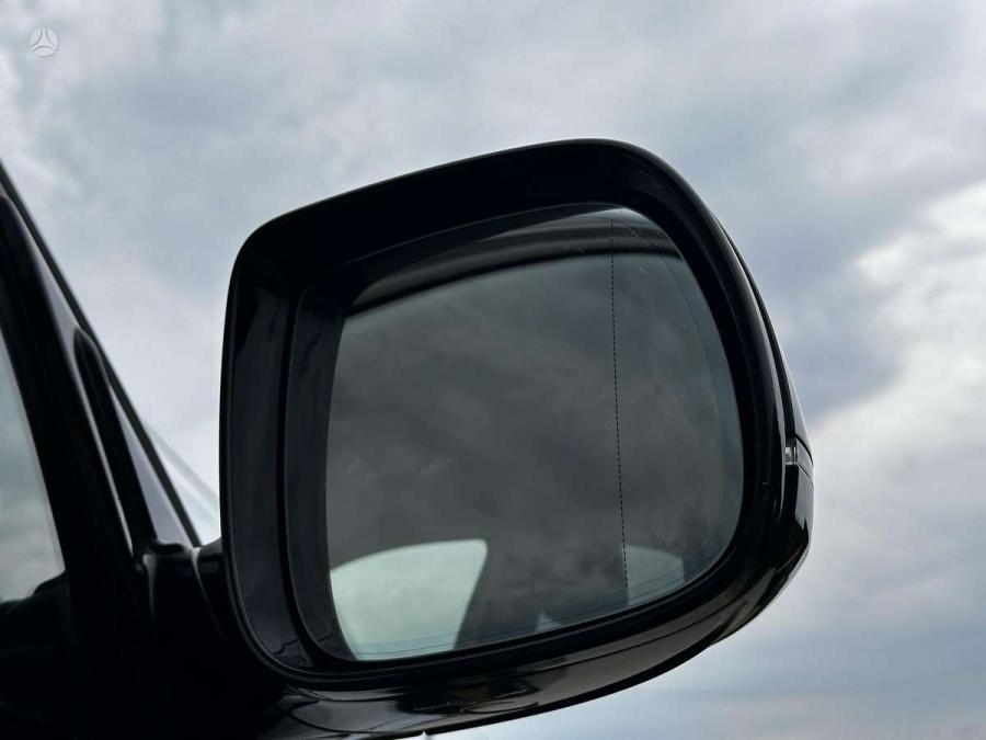 Black Audi SQ5 2016 in Vilnius, with an engine capacity of 2.97 L and mileage of 216 thousand km for 18550 €, photo 5 on AUTOMOTO.COM.LV