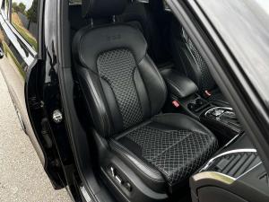 Black Audi SQ5 2016 in Vilnius, with an engine capacity of 2.97 L and mileage of 216 thousand km for 18550 €, photo 20 on AUTOMOTO.COM.LV