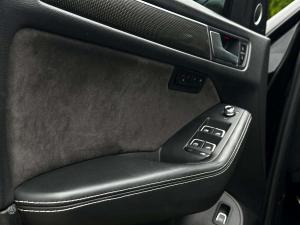 Black Audi SQ5 2016 in Vilnius, with an engine capacity of 2.97 L and mileage of 216 thousand km for 18550 €, photo 28 on AUTOMOTO.COM.LV