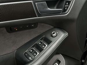Black Audi SQ5 2016 in Vilnius, with an engine capacity of 2.97 L and mileage of 216 thousand km for 18550 €, photo 29 on AUTOMOTO.COM.LV