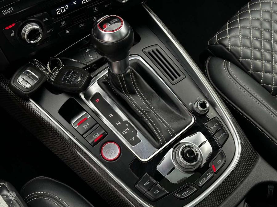 Black Audi SQ5 2016 in Vilnius, with an engine capacity of 2.97 L and mileage of 216 thousand km for 18550 €, photo 60 on AUTOMOTO.COM.LV