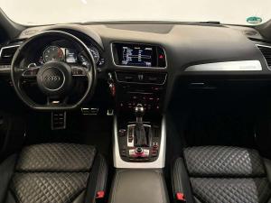 Black Audi SQ5 2016 in Marijampole, with an engine capacity of 2.97 L and mileage of 149 thousand km for 17999 €, photo 6 on AUTOMOTO.COM.LV