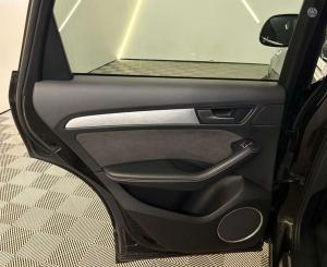 Black Audi SQ5 2016 in Marijampole, with an engine capacity of 2.97 L and mileage of 149 thousand km for 17999 €, photo 13 on AUTOMOTO.COM.LV