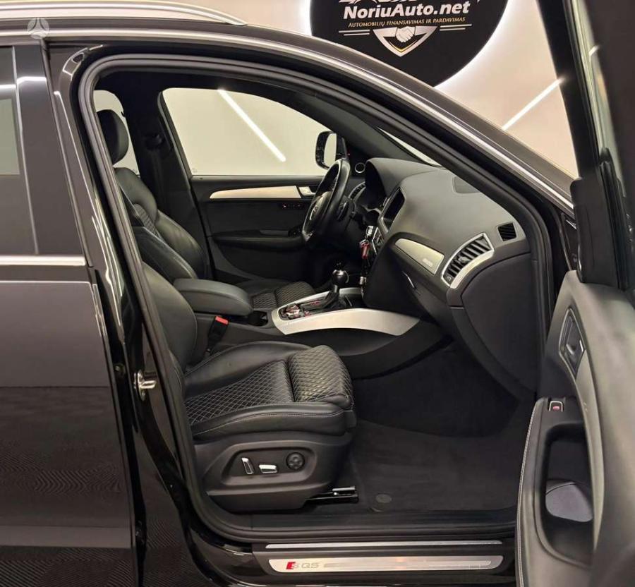 Black Audi SQ5 2016 in Marijampole, with an engine capacity of 2.97 L and mileage of 149 thousand km for 17999 €, photo 15 on AUTOMOTO.COM.LV