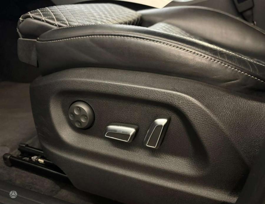 Black Audi SQ5 2016 in Marijampole, with an engine capacity of 2.97 L and mileage of 149 thousand km for 17999 €, photo 23 on AUTOMOTO.COM.LV