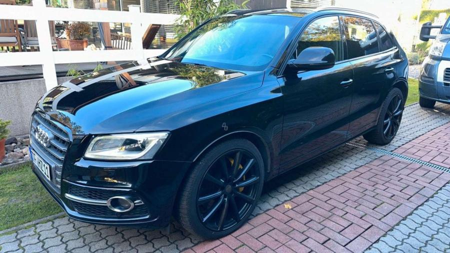 Black Audi SQ5 2017 in Kaunas, with an engine capacity of 3.00 L and mileage of 100 thousand km for 30024 €, photo 1 on AUTOMOTO.COM.LV