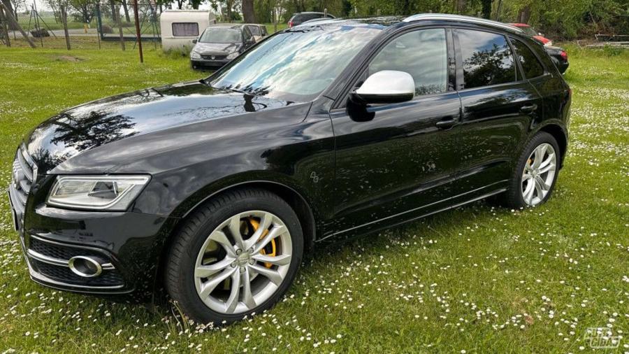 Black Audi SQ5 2017 in Kaunas, with an engine capacity of 3.00 L and mileage of 100 thousand km for 30024 €, photo 2 on AUTOMOTO.COM.LV