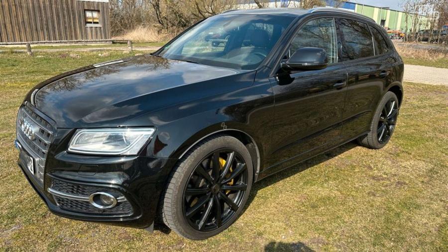 Black Audi SQ5 2017 in Kaunas, with an engine capacity of 3.00 L and mileage of 100 thousand km for 30024 €, photo 3 on AUTOMOTO.COM.LV