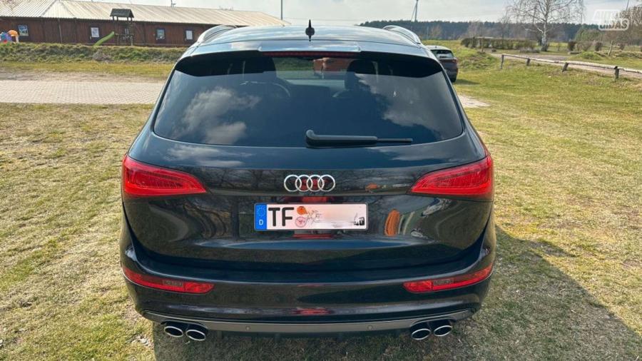 Black Audi SQ5 2017 in Kaunas, with an engine capacity of 3.00 L and mileage of 100 thousand km for 30024 €, photo 14 on AUTOMOTO.COM.LV