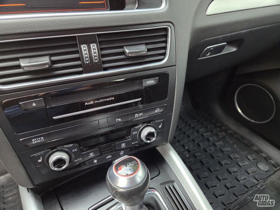 Black Audi SQ5 2017 in Siauliai, with an engine capacity of 3.00 L and mileage of 202 thousand km for 13750 €, photo 19 on AUTOMOTO.COM.LV