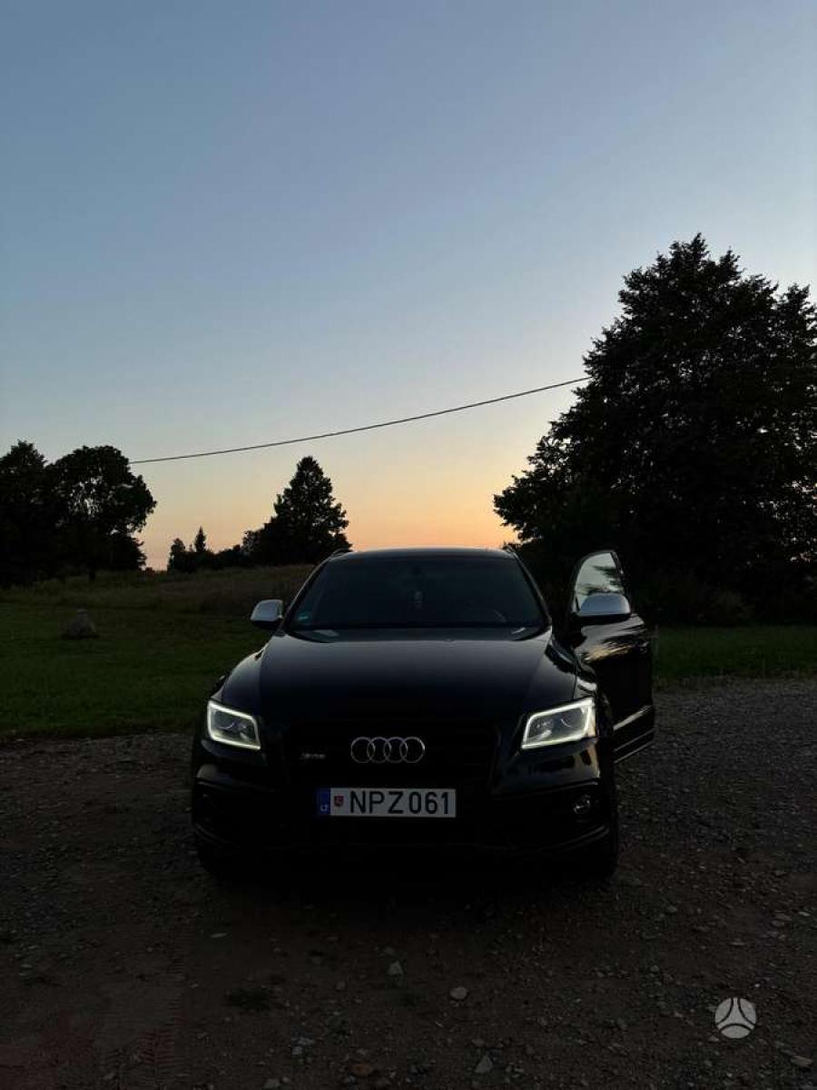 Black Audi SQ5 2017 in Radviliskis, with an engine capacity of 2.97 L and mileage of 306 thousand km for 13900 €, photo 3 on AUTOMOTO.COM.LV