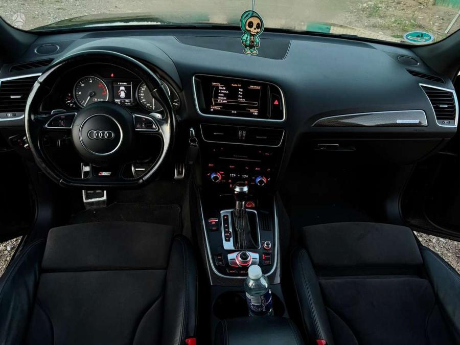 Black Audi SQ5 2017 in Radviliskis, with an engine capacity of 2.97 L and mileage of 306 thousand km for 13900 €, photo 5 on AUTOMOTO.COM.LV