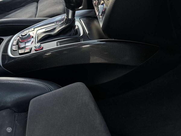 Black Audi SQ5 2017 in Radviliskis, with an engine capacity of 2.97 L and mileage of 306 thousand km for 13900 €, photo 11 on AUTOMOTO.COM.LV