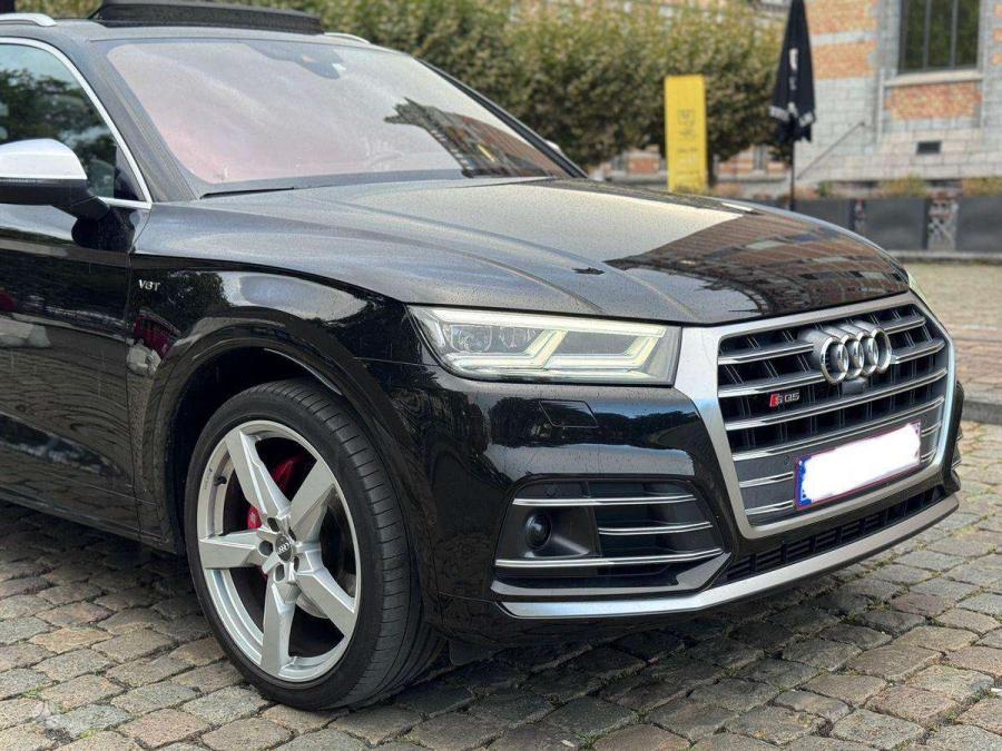 Black Audi SQ5 2018 in Vilnius, with an engine capacity of 3.00 L and mileage of 203 thousand km for 23999 €, photo 11 on AUTOMOTO.COM.LV