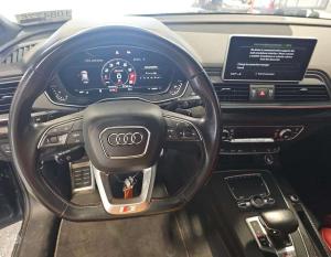 Black Audi SQ5 2018 in Panevezys, with an engine capacity of 3.00 L and mileage of 259 thousand km for 15900 €, photo 8 on AUTOMOTO.COM.LV