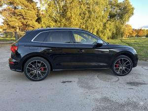 Black Audi SQ5 2018 in Siauliai, with an engine capacity of 3.00 L and mileage of 84 thousand km for 27400 €, photo 3 on AUTOMOTO.COM.LV