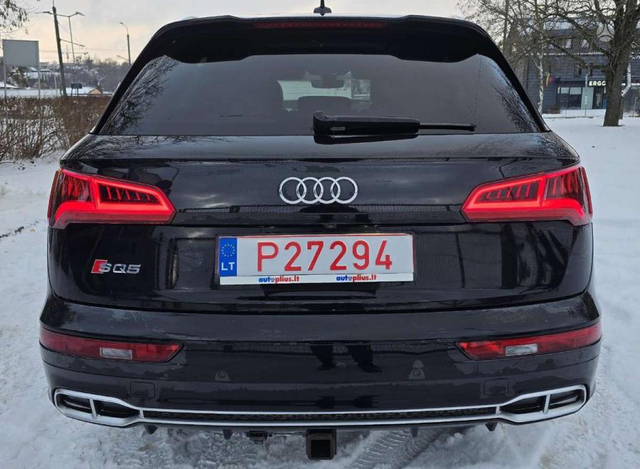 Black Audi SQ5 2018 in Kaunas, with an engine capacity of 3.00 L and mileage of 244 thousand km for 20500 €, photo 6 on AUTOMOTO.COM.LV