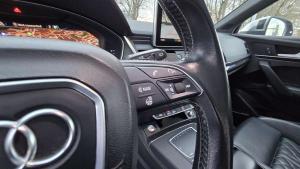 Black Audi SQ5 2018 in Kaunas, with an engine capacity of 3.00 L and mileage of 244 thousand km for 20500 €, photo 13 on AUTOMOTO.COM.LV
