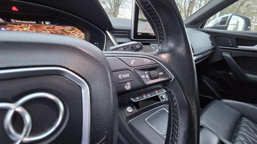 Black Audi SQ5 2018 in Kaunas, with an engine capacity of 3.00 L and mileage of 244 thousand km for 20500 €, photo 13 on AUTOMOTO.COM.LV