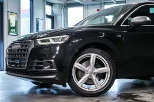 Black Audi SQ5 2018 in Marijampole, with an engine capacity of 3.00 L and mileage of 212 thousand km for 23950 €, photo 8 on AUTOMOTO.COM.LV