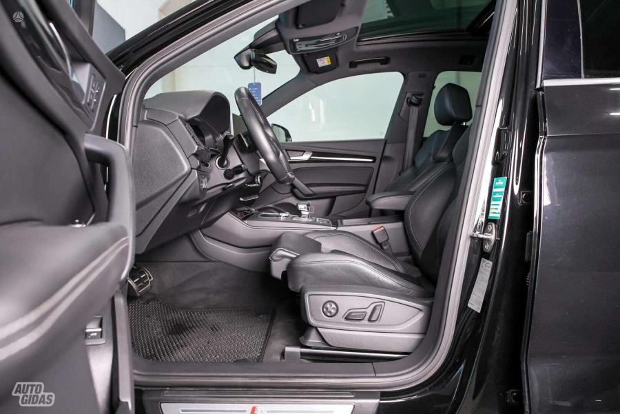 Black Audi SQ5 2018 in Marijampole, with an engine capacity of 3.00 L and mileage of 212 thousand km for 23950 €, photo 24 on AUTOMOTO.COM.LV