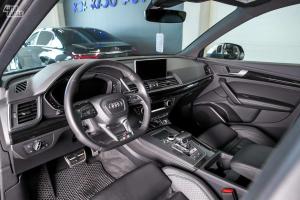 Black Audi SQ5 2018 in Marijampole, with an engine capacity of 3.00 L and mileage of 212 thousand km for 23950 €, photo 25 on AUTOMOTO.COM.LV
