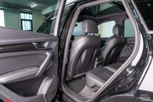 Black Audi SQ5 2018 in Marijampole, with an engine capacity of 3.00 L and mileage of 212 thousand km for 23950 €, photo 33 on AUTOMOTO.COM.LV