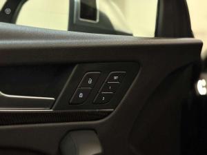 Black Audi SQ5 2018 in Vilnius, with an engine capacity of 3.00 L and mileage of 132 thousand km for 25120 €, photo 14 on AUTOMOTO.COM.LV