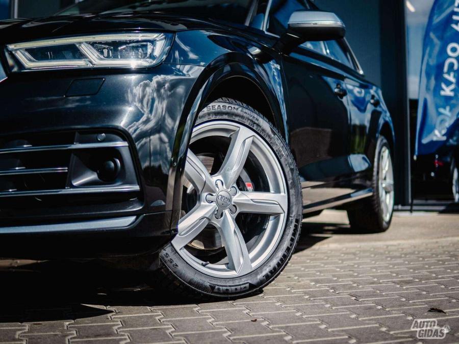 Black Audi SQ5 2018 in Kaunas, with an engine capacity of 3.00 L and mileage of 212 thousand km for 22450 €, photo 7 on AUTOMOTO.COM.LV