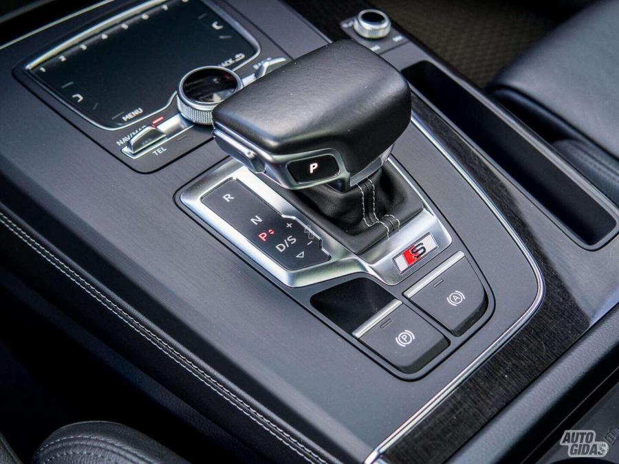 Black Audi SQ5 2018 in Kaunas, with an engine capacity of 3.00 L and mileage of 212 thousand km for 22450 €, photo 23 on AUTOMOTO.COM.LV
