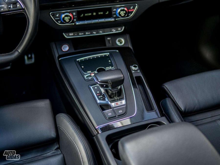 Black Audi SQ5 2018 in Kaunas, with an engine capacity of 3.00 L and mileage of 212 thousand km for 22450 €, photo 24 on AUTOMOTO.COM.LV