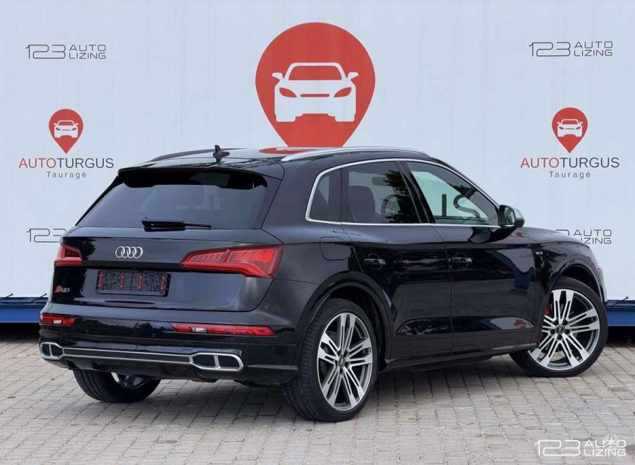 Black Audi SQ5 2018 in Taurage, with an engine capacity of 3.00 L and mileage of 129 thousand km for 25000 €, photo 13 on AUTOMOTO.COM.LV