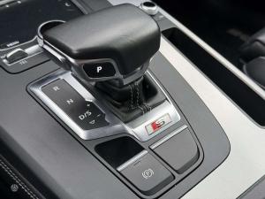 Black Audi SQ5 2018 in Taurage, with an engine capacity of 3.00 L and mileage of 129 thousand km for 25000 €, photo 32 on AUTOMOTO.COM.LV