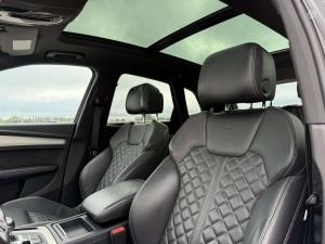Black Audi SQ5 2018 in Taurage, with an engine capacity of 3.00 L and mileage of 129 thousand km for 25000 €, photo 36 on AUTOMOTO.COM.LV