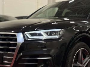 Black Audi SQ5 2018 in Vilnius, with an engine capacity of 3.00 L and mileage of 132 thousand km for 24990 €, photo 8 on AUTOMOTO.COM.LV