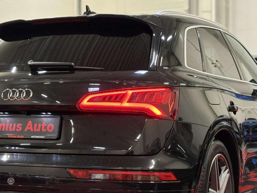 Black Audi SQ5 2018 in Vilnius, with an engine capacity of 3.00 L and mileage of 132 thousand km for 24990 €, photo 9 on AUTOMOTO.COM.LV