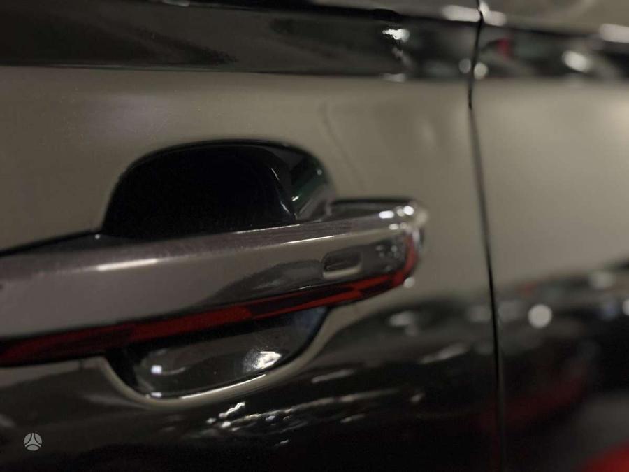 Black Audi SQ5 2018 in Vilnius, with an engine capacity of 3.00 L and mileage of 132 thousand km for 24990 €, photo 11 on AUTOMOTO.COM.LV